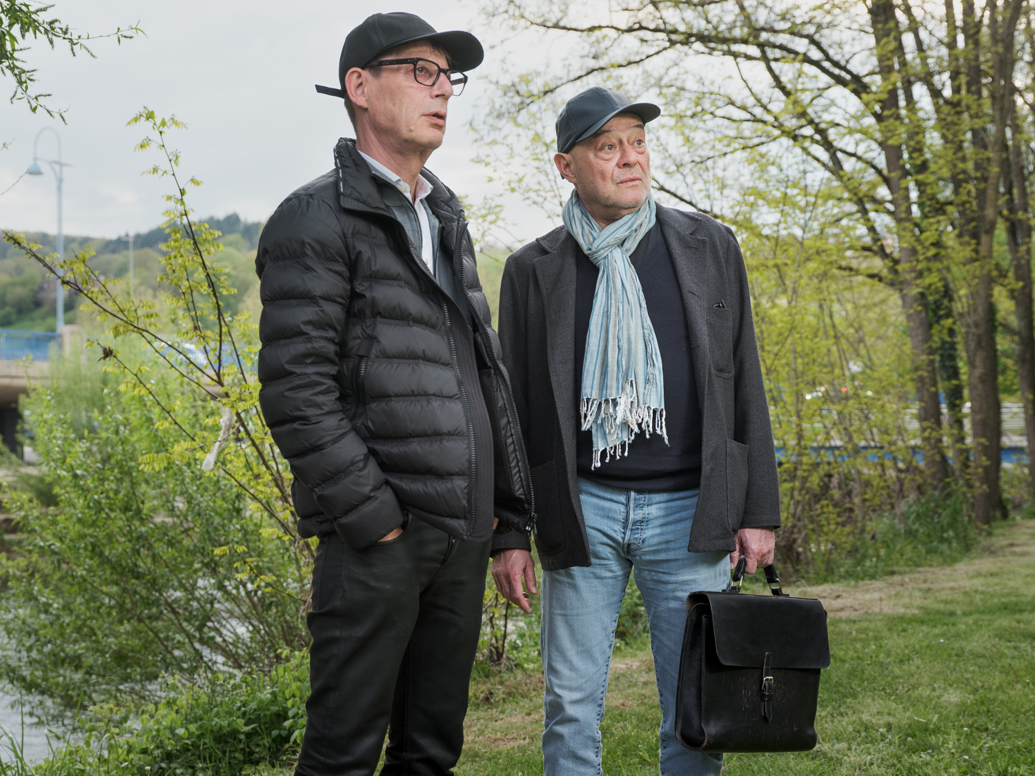 Zwei Herren am Strand - Escher Theater